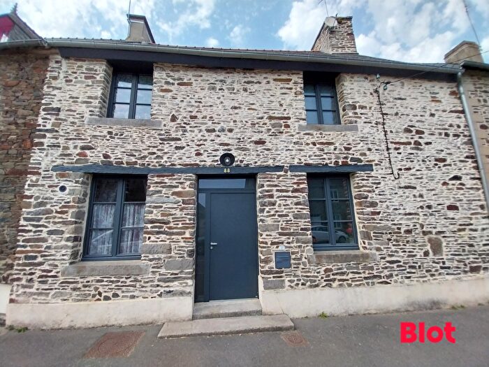 Maison à vendre - Dol-de-Bretagne - 10 pièces - 5 chambres