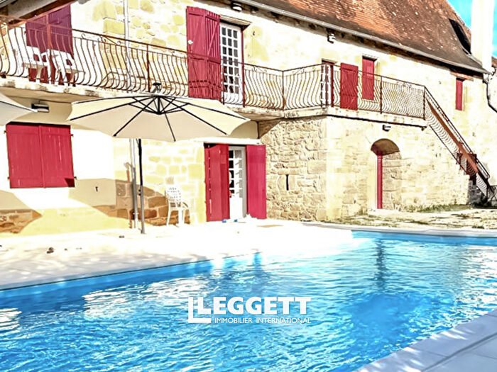 Maison à vendre - Saint-Rabier - 8 pièces - 5 chambres