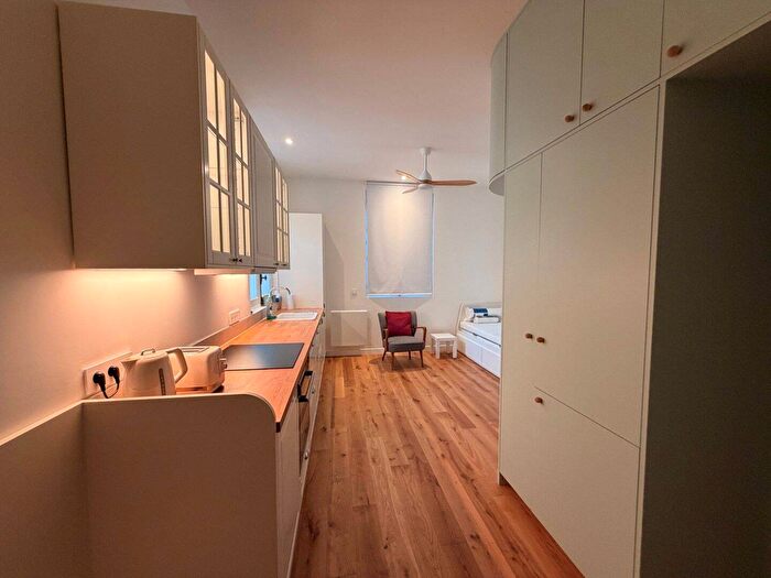 Appartement à Paris 7ème arrondissement, à louer
