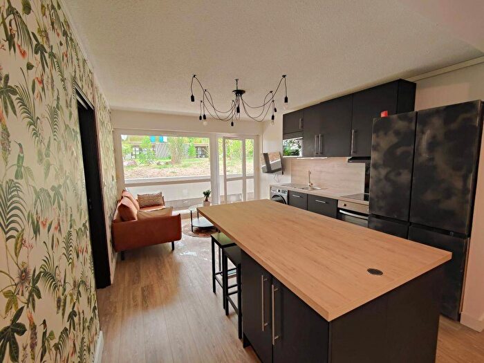 Appartement 5 pièces à M, Pessac, à louer