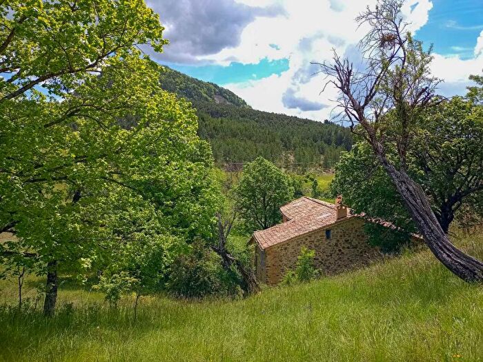 Maison à vendre - Montbrun-les-Bains - 6 pièces - 3 chambres