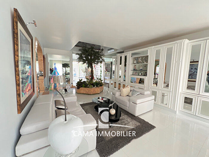 Maison à vendre - Fontenay-le-Fleury, Plaine - 7 pièces - 4 chambres