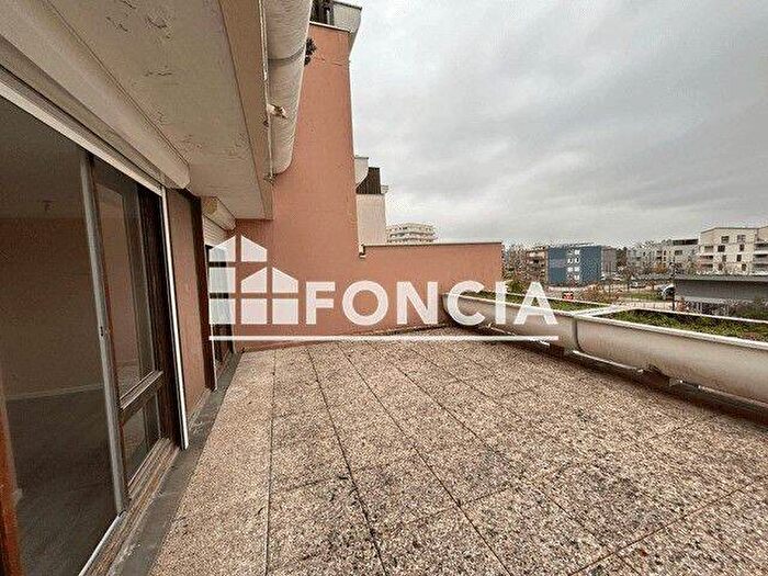 Place Centrale-Quetignerots-Pre Bourgeot, Quetigny - Appartement 1 pièce à louer