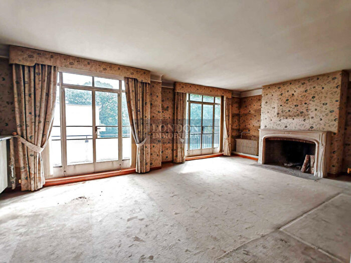 Versailles : Appartement 9 pièces à vendre