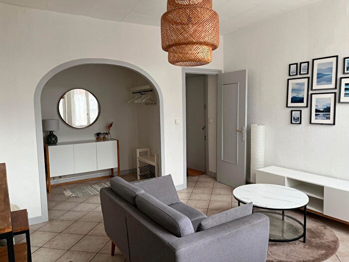 Appartement à louer - Saint-Étienne, Centre-ville, Peuple, Chavanelle - 3 pièces - 2 chambres