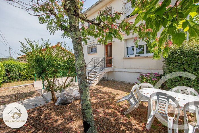 Maison à vendre - Saint-Médard-en-Jalles, Centre-ville - 5 pièces - 3 chambres