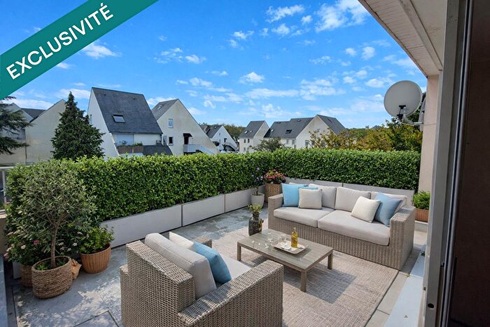 Maison à vendre - Avrillé, Adézière, Etang, Bosquets, Croix-Cadeau, Fléchet - 6 pièces - 4 chambres