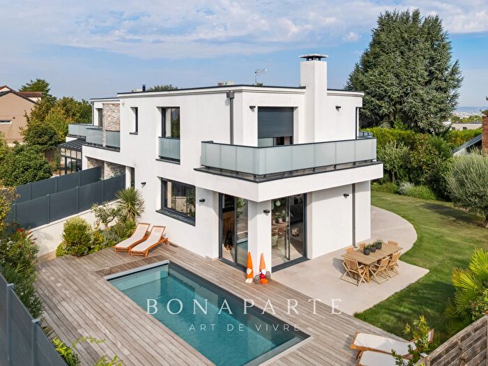 Rueil-Malmaison, Richelieu, Chataigneraie : Maison 6 pièces à vendre