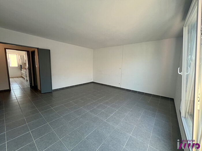 Appartement à vendre - Belfort, Centre-ville, Fb de Montbéliard - 4 pièces - 3 chambres