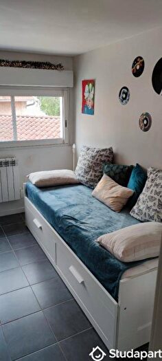 Appartement à louer - Le-Perollier, Écully - 1 pièce