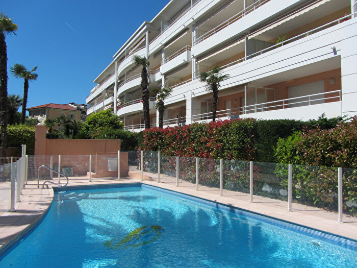Cannes, Prado, République : Appartement 2 pièces à vendre