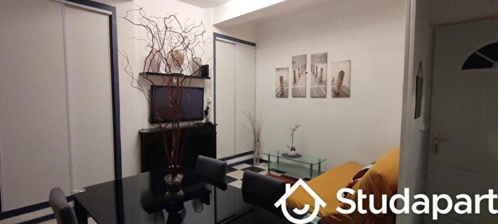 Allées Paul Riquet, Béziers : Appartement 2 pièces à louer
