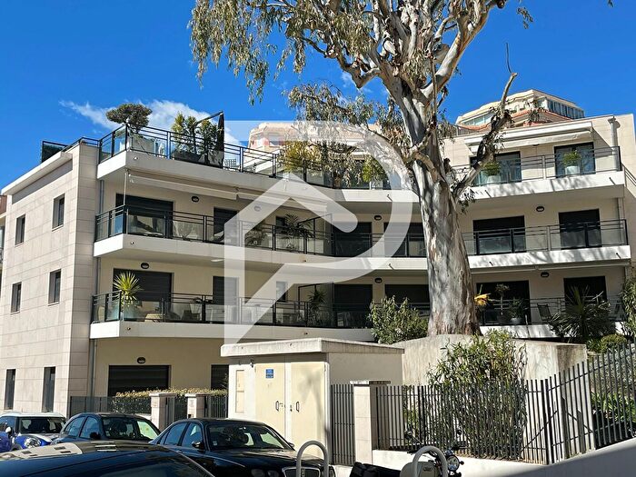 Appartement à vendre - Cannes, Petit Juas - 2 pièces - 1 chambre