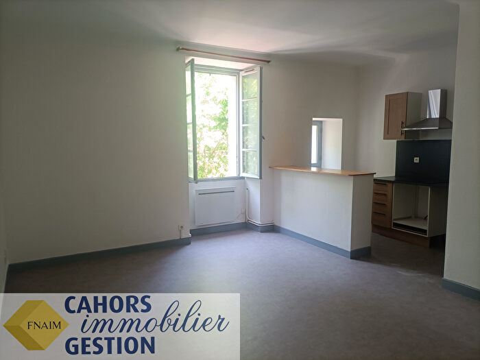Appartement à louer - Cahors, Centre-ville - 2 pièces - 1 chambre