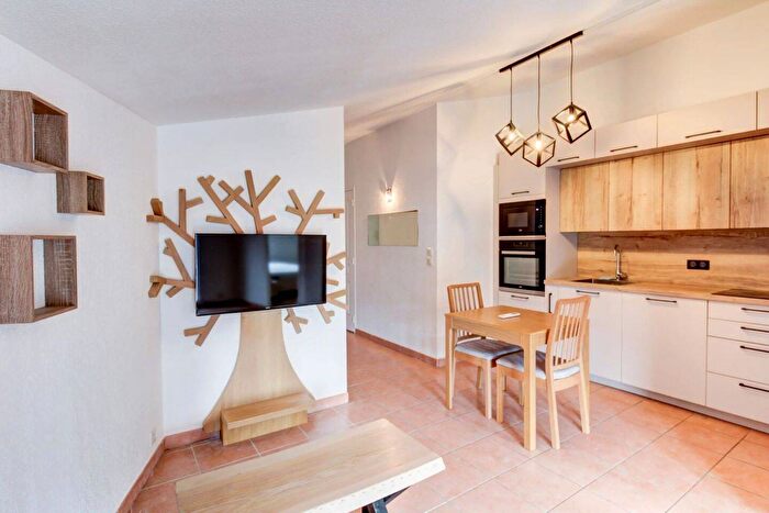 Appartement à louer - Saint-Martin-du-Var - 2 pièces - 1 chambre