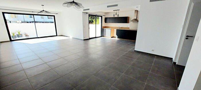 Maison à louer - Est, Mauguio - 5 pièces - 4 chambres