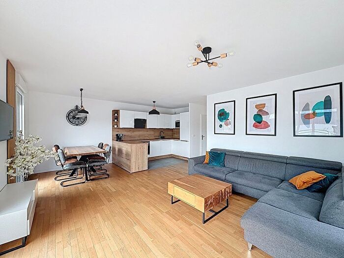 Appartement à vendre - Montigny-le-Bretonneux, La Sourderie Sud - 4 pièces - 3 chambres