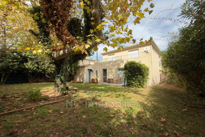 Juan-les-Pins, Antibes : Maison 5 pièces à louer