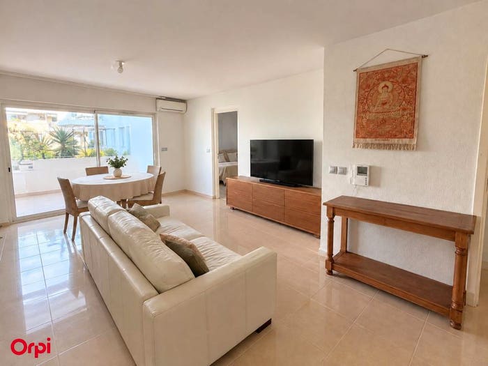 Appartement 2 pièces à vendre à Cannes, Californie Pezou