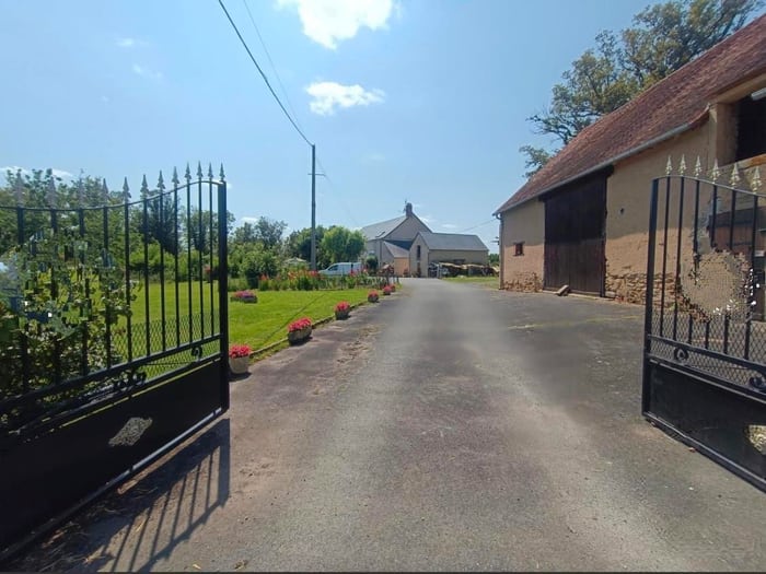 Maison 9 pièces à vendre à Chassignolles