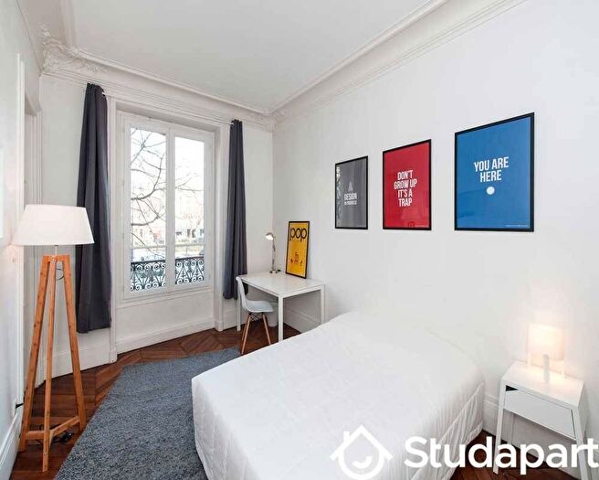 Appartement à louer - République-Saint Ambroise, Paris ème arrondissement - 1 pièce - 1 chambre