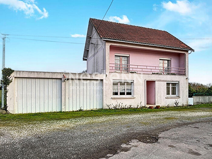 Maison à vendre - Pont-Saint-Martin - 5 pièces - 3 chambres