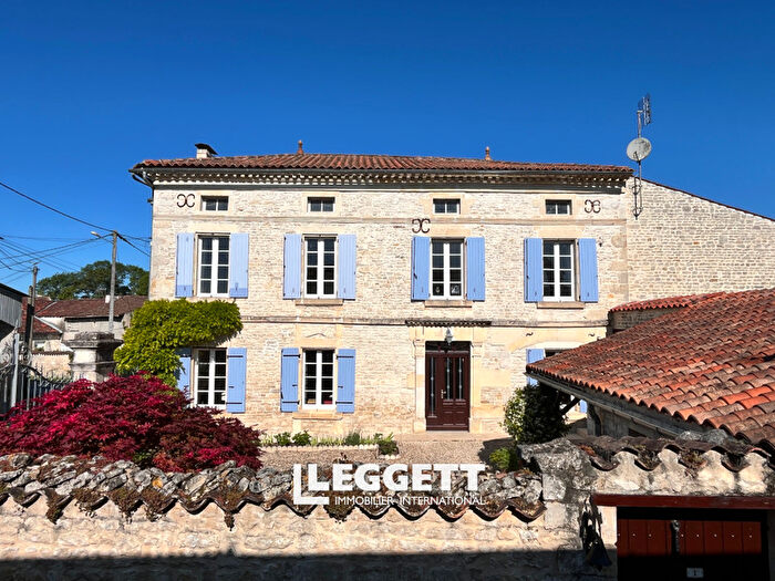 Maison 8 pièces à Sainte-Sévère, à vendre