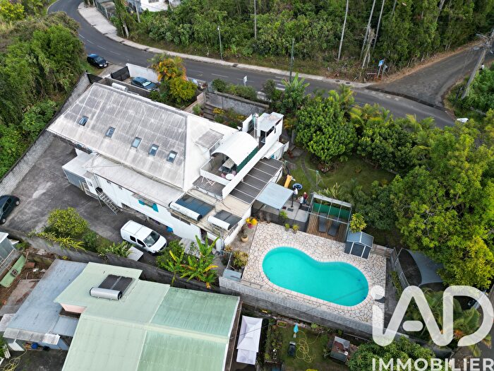 Maison à vendre - Le Tampon, Bras de Pontho - 14 pièces - 7 chambres