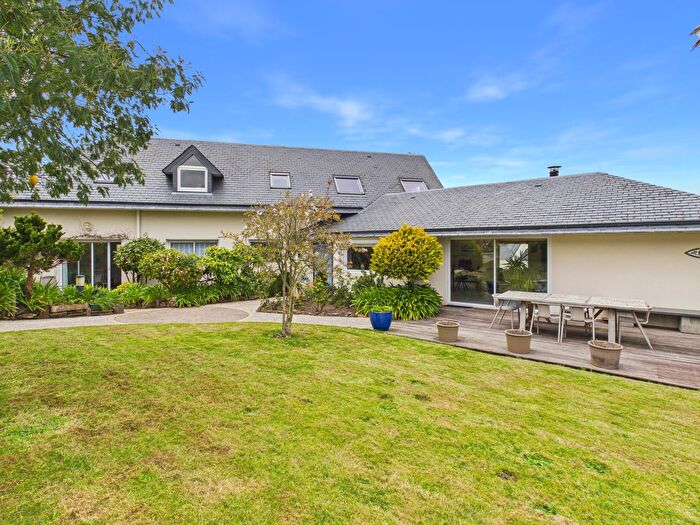 Maison à vendre - Carantec - 6 pièces - 4 chambres