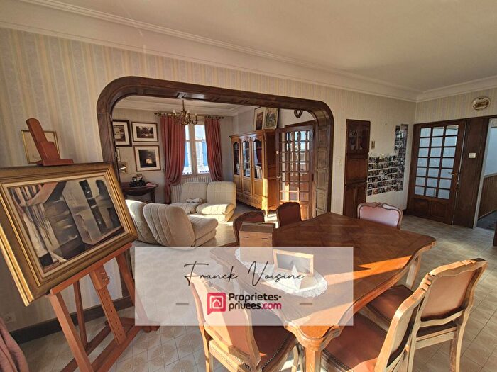 Maisons à vendre et appartements à louer - 3