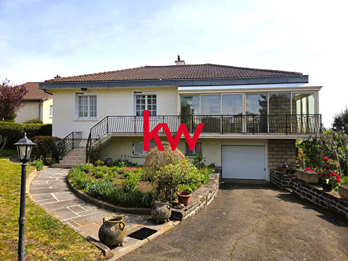 Maison à vendre - Veyre-Monton - 6 pièces - 5 chambres