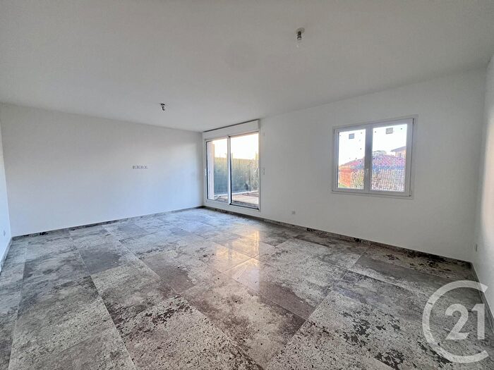 Appartement à louer - La Chapelle-de-Guinchay - 4 pièces - 3 chambres