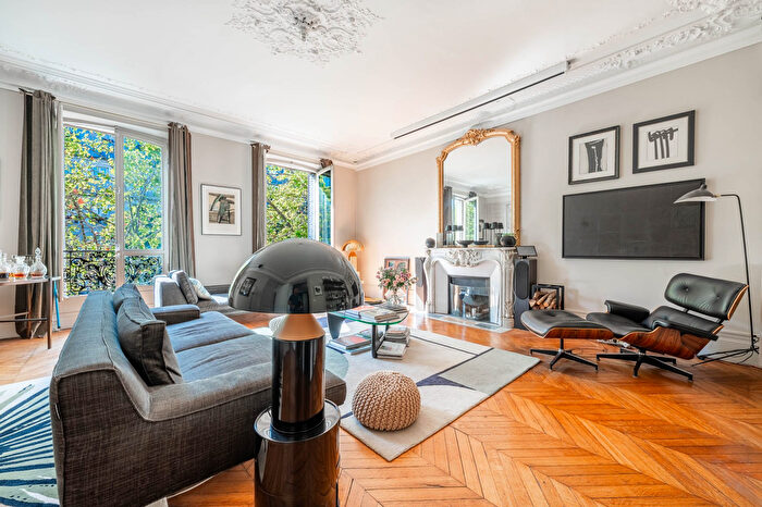 Appartement 6 pièces à Paris 10ème, Saint-Vincent de Paul, Lariboisière, à vendre