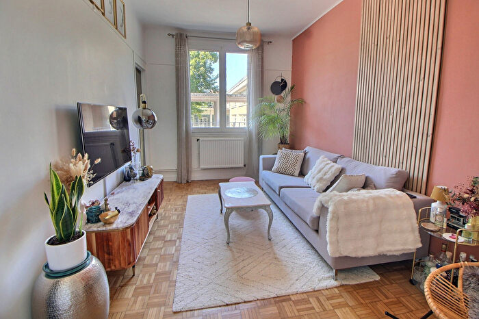 Suresnes, Cité Jardins - Appartement 2 pièces à vendre