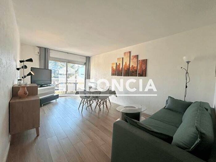 Appartement à louer - Les Combes, Antibes - 2 pièces - 1 chambre