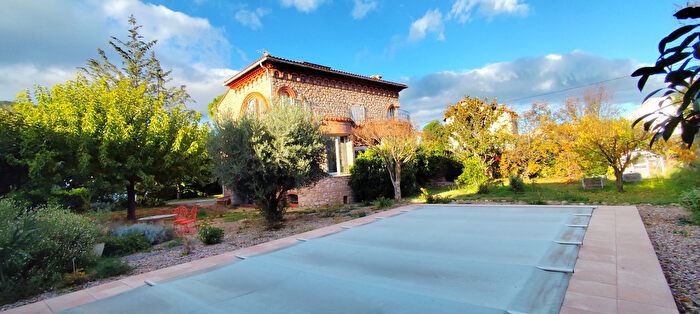 Maison à vendre - Prades - 8 pièces - 5 chambres