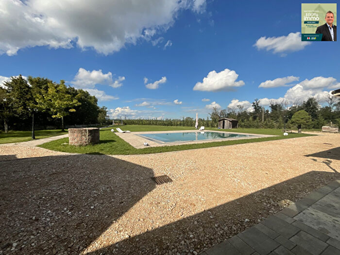 Maison à vendre - Reiningue - 11 pièces - 9 chambres