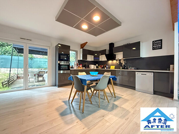 Maison à vendre - Dombasle-sur-Meurthe - 7 pièces - 4 chambres