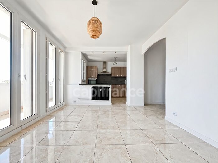 Appartement à vendre - Quetigny - 4 pièces - 3 chambres