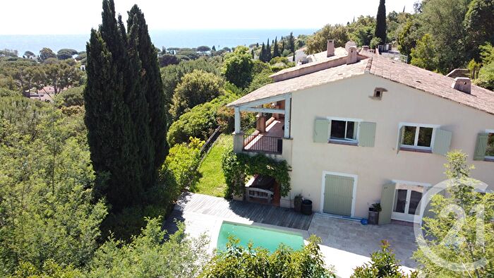 Maison 8 pièces à Cavalaire-sur-Mer, Moulin, Collières, Eau Blanche, à vendre