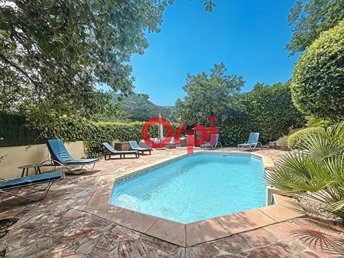 Maison à vendre - Le Plan-de-la-Tour - 6 pièces - 4 chambres