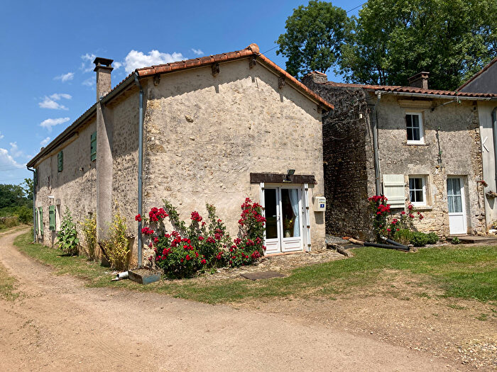 Maison 6 pièces à Ardin, à vendre