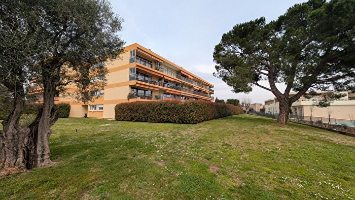 Appartement à louer - Antibes, Rastines, Super Antibes, Laval, La Fontonne - 3 pièces - 2 chambres