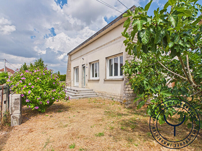 Maizières-la-Grande-Paroisse : Maison 4 pièces à louer