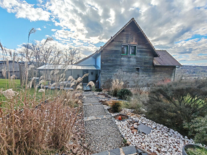 Maison à vendre - Ussac - 8 pièces - 3 chambres