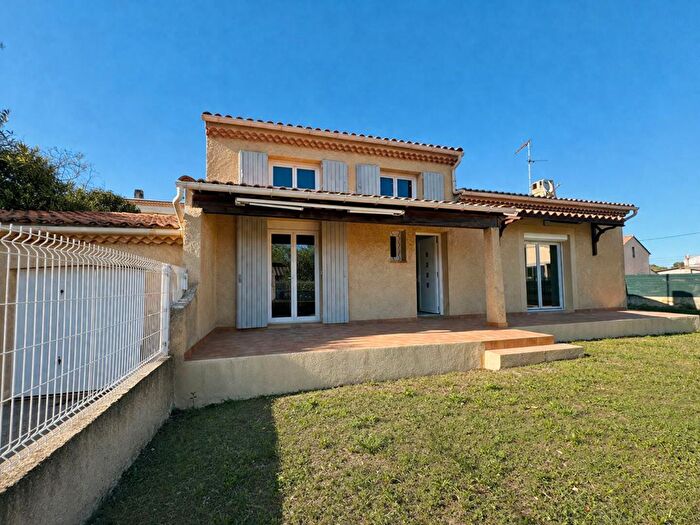 Maison 4 pièces à Saint-Mitre-les-Remparts, à vendre