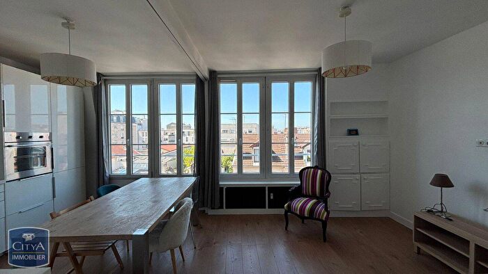 Centre-Voltaire, Asnières-sur-Seine : Appartement 2 pièces à louer