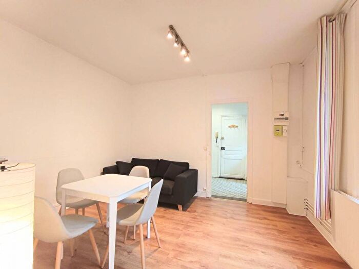 Appartement à louer - Cernay Jamin-Jean Jaurès-Epinettes, Reims - 1 pièce