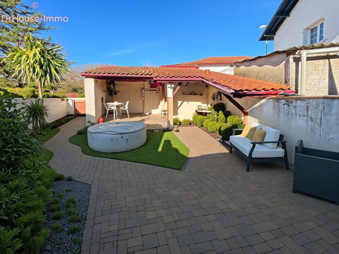 Maison à vendre - Briscous - 7 pièces - 5 chambres