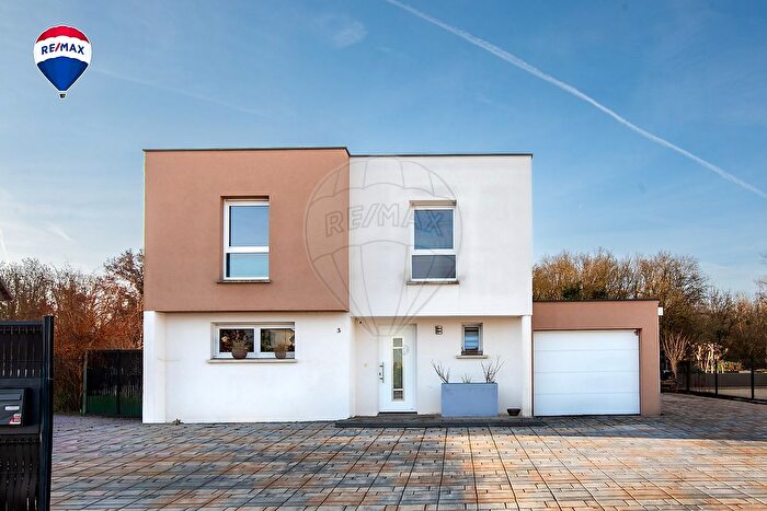 Maison à vendre - Saint-Louis - 7 pièces - 4 chambres